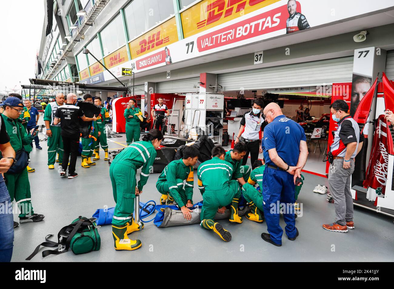 FIA safety extrication exercises during the Formula 1 Singapore ...