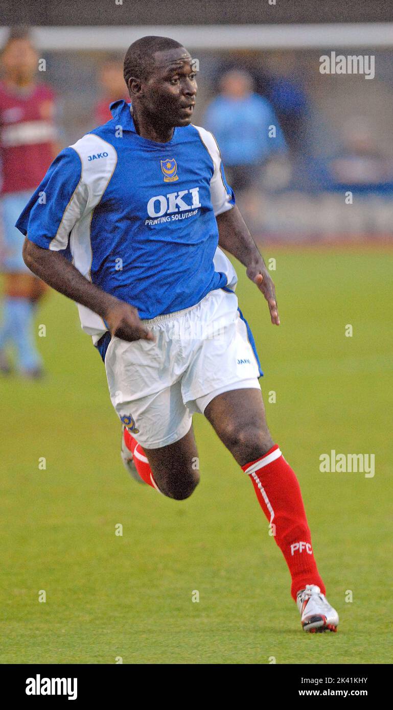 Portsmouth FC Andy Cole Pic Mike Walker 2006 Stock Photo - Alamy