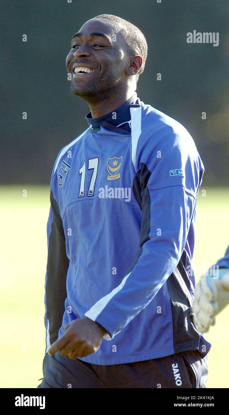 PORTSMOUTH TRAINING ANDREW COLE PIC MIKE WALKER, 2006 Stock Photo - Alamy