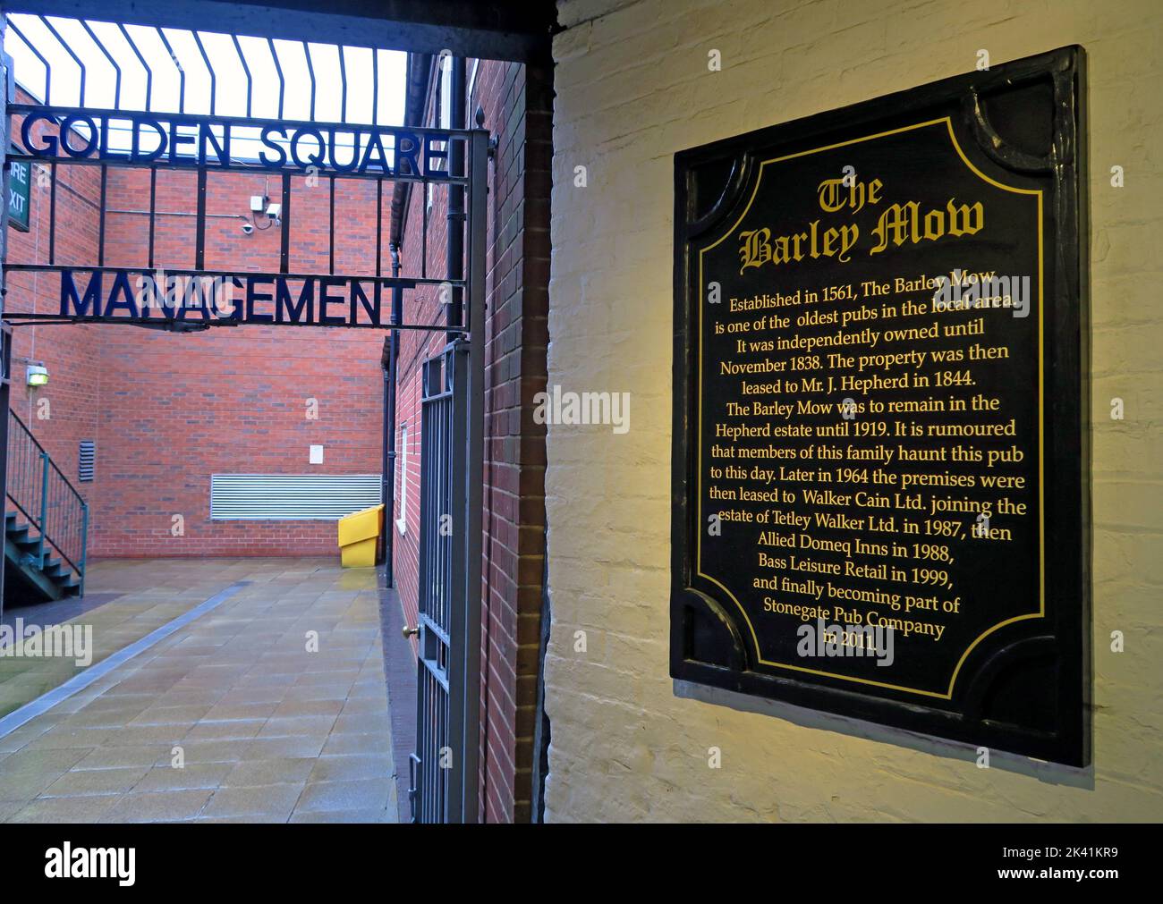 Golden Square management offices, at rear of The Barley Mow pub, Old ...