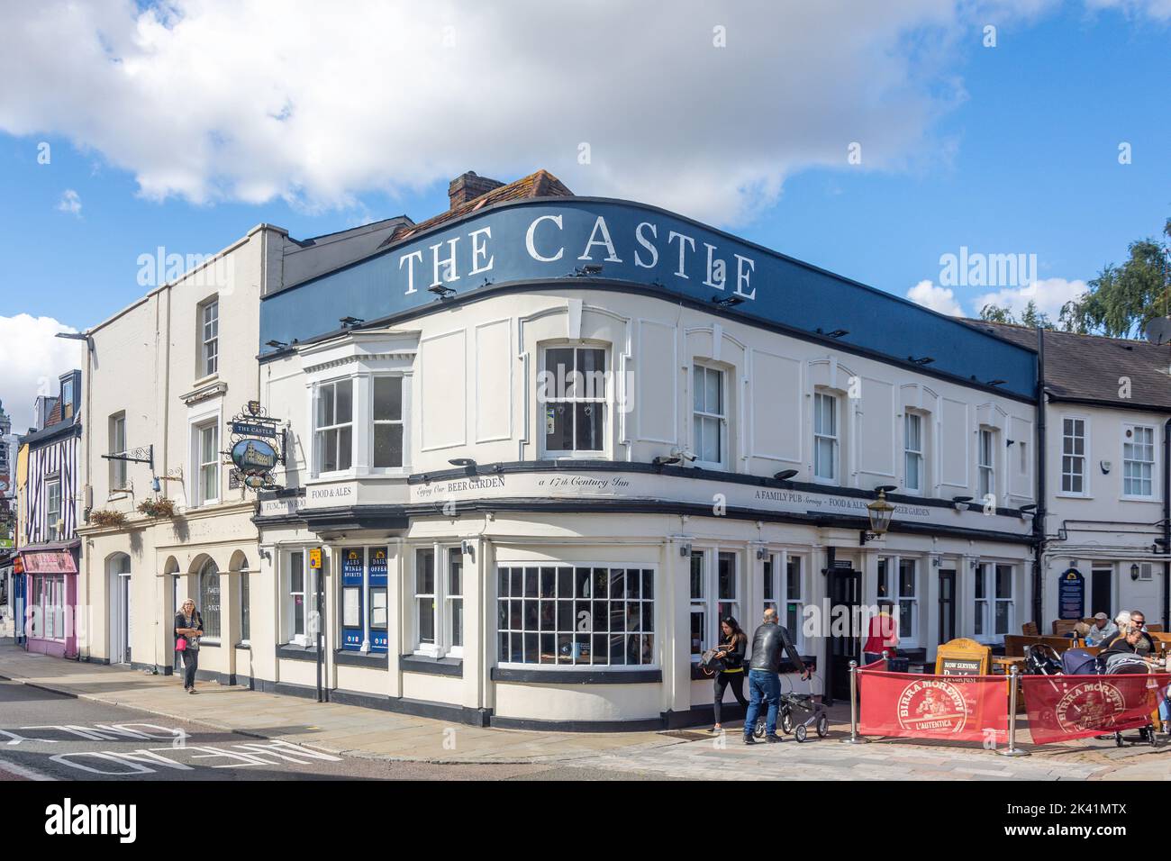 17th century The Castle Inn, High Street, Colchester, Essex, England ...