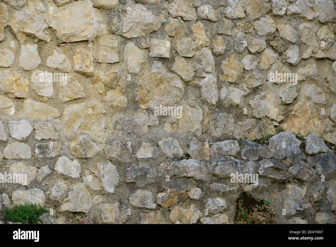 Old natural stone wall hi-res stock photography and images - Alamy