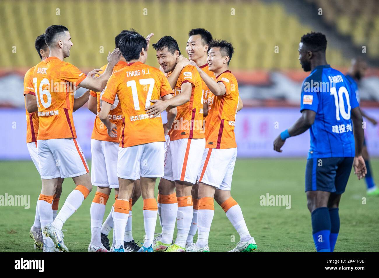 Wuhan, China's Hubei Province. 29th Sep, 2022. Xu Dong (4th R) of Wuhan ...