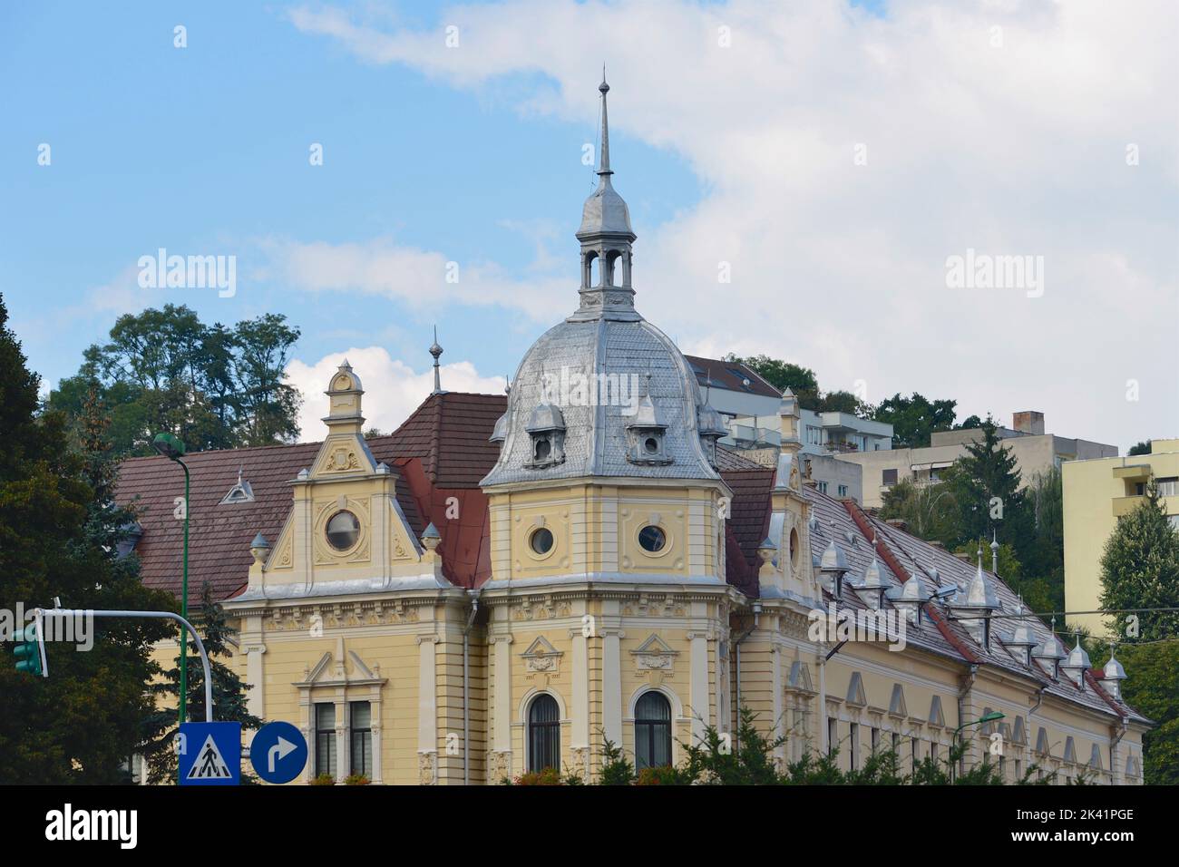 Old building in medieval hi-res stock photography and images - Alamy