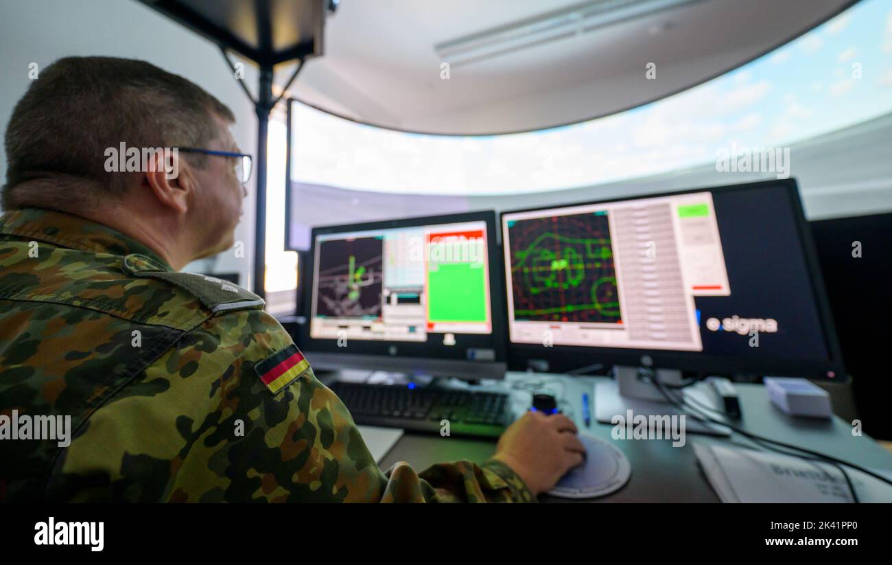 20 September 2022, Lower Saxony, Faßberg: A soldier of the German Armed ...
