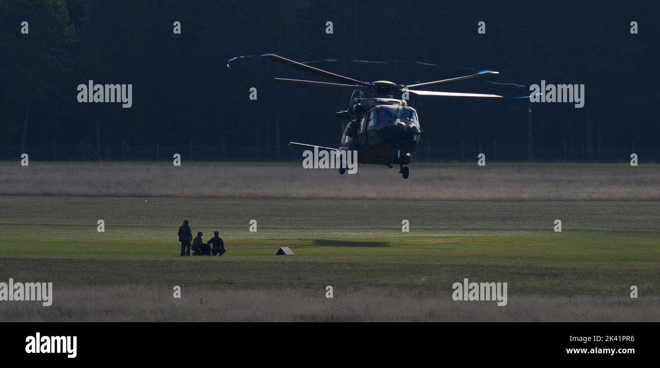 20 September 2022, Lower Saxony, Faßberg: A multi-purpose helicopter of ...
