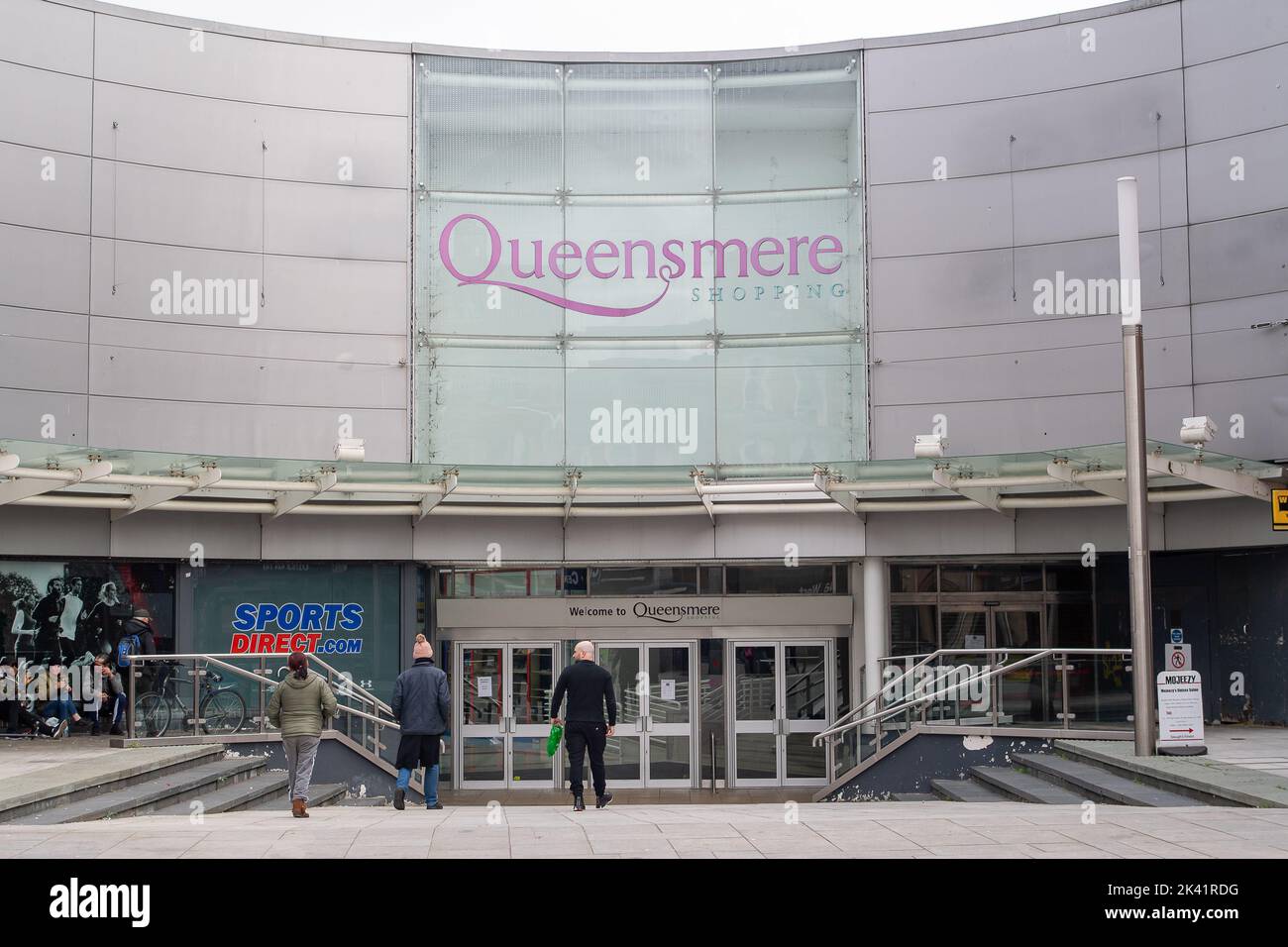 Slough, Berkshire, UK. 29th September, 2022. The Queensmere Shopping ...