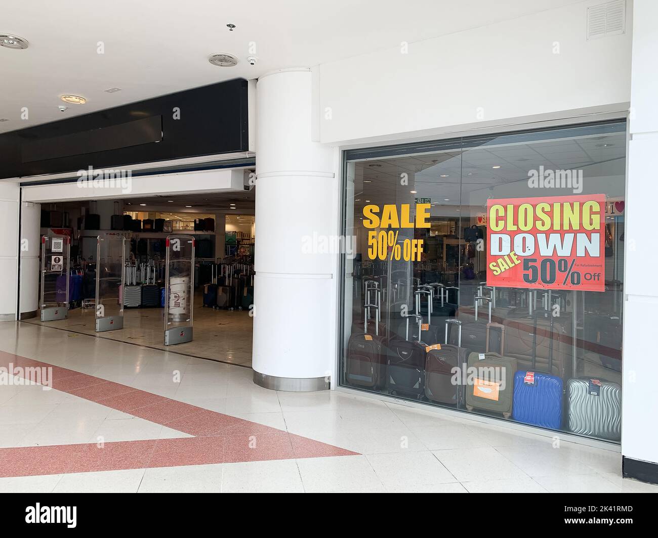 Slough, Berkshire, UK. 29th September, 2022. The Queensmere Shopping ...
