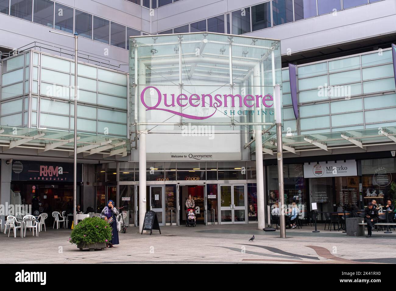 Slough, Berkshire, UK. 29th September, 2022. The Queensmere Shopping ...