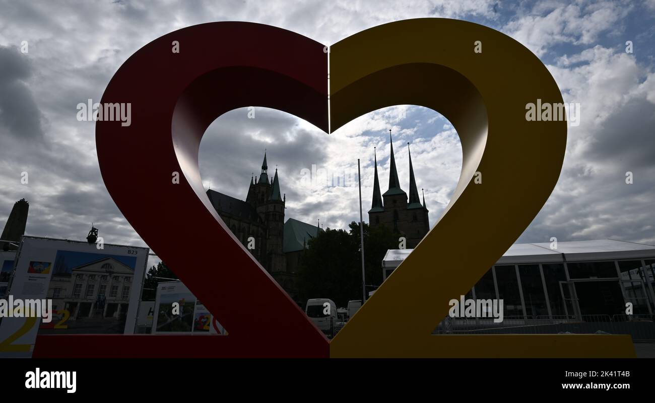 Erfurt, Germany. 29th Sep, 2022. A heart, formed from the year 22 ...
