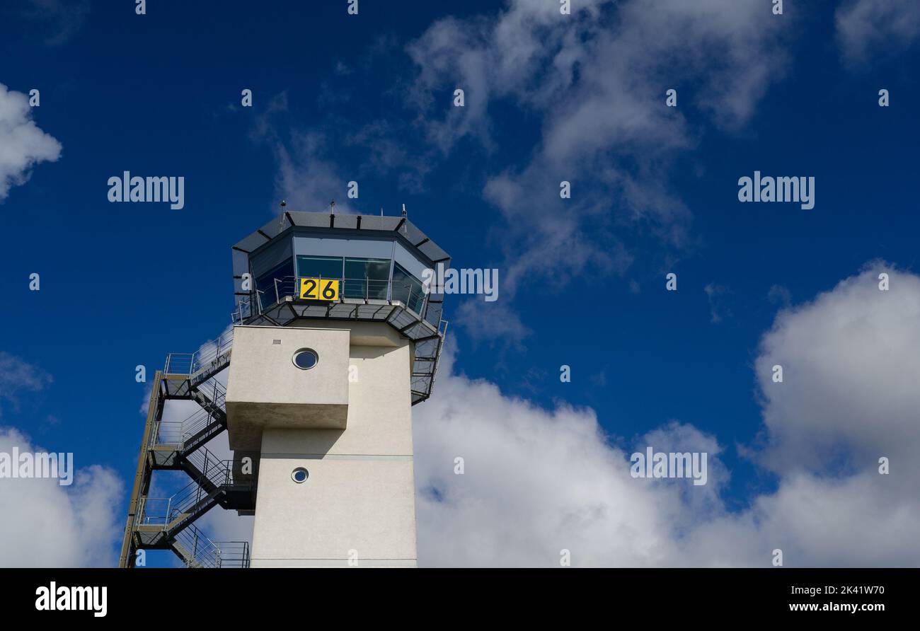 20 September 2022, Lower Saxony, Faßberg: The tower for air traffic ...