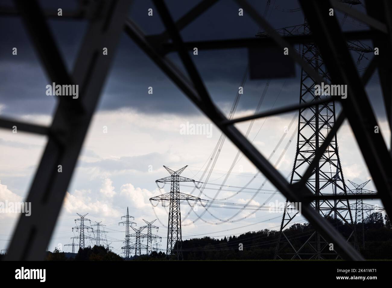 Lamspringe, Germany. 29th Sep, 2022. Power pylons of the Wahle extra ...
