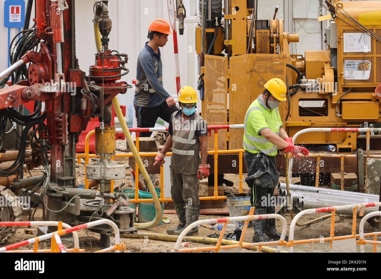 Construction workers working under hot weather, Central. 29AUG22. SCMP ...