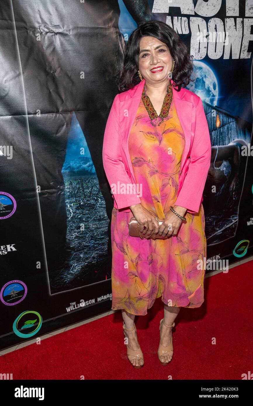 Encino, CA, September 28, 2022, Yeena Fisher attends Los Angeles ...