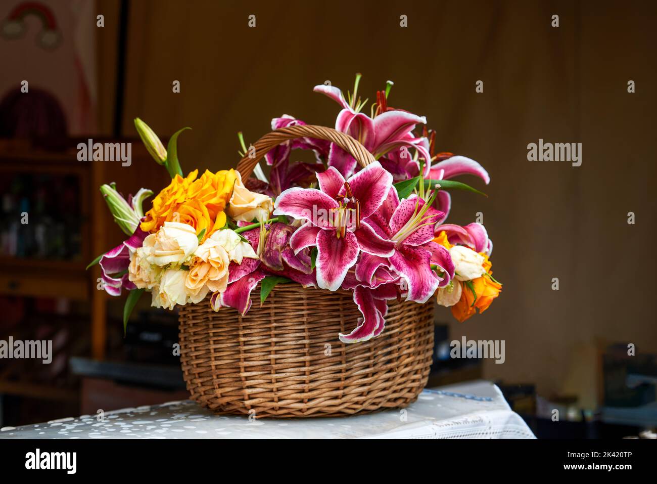 A pot of fresh and beautiful lily flower arrangements Stock Photo - Alamy