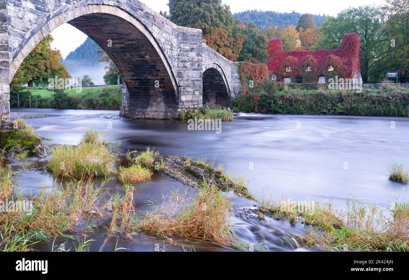 The bridge tea rooms hi-res stock photography and images - Alamy