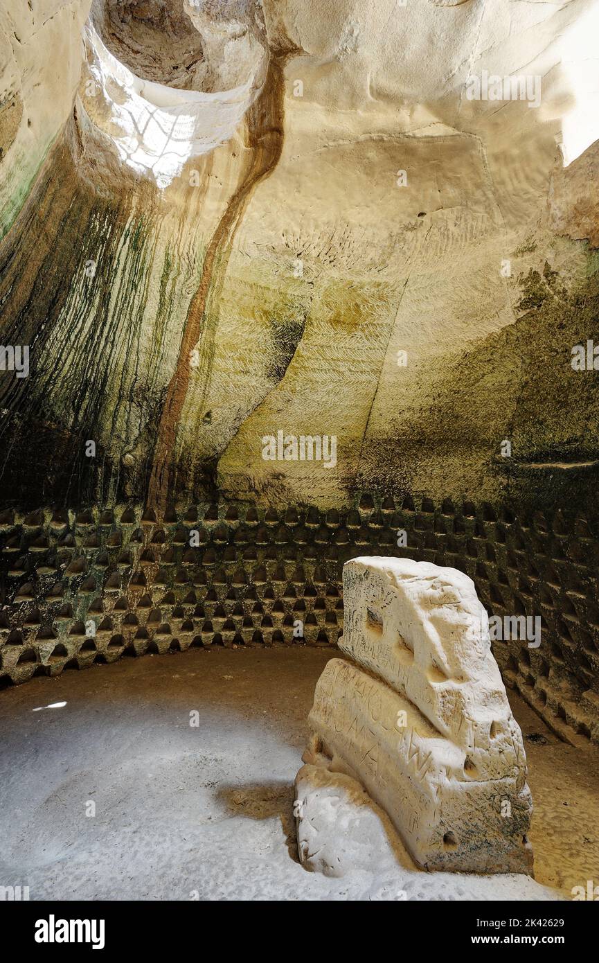 The caves of Beit Guvrin in Israel - the underground city of ancient ...