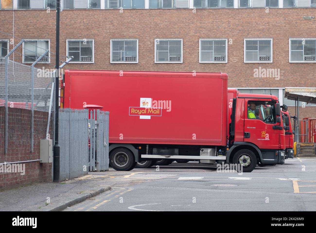 Royal mail lorry 2022 hi-res stock photography and images - Alamy