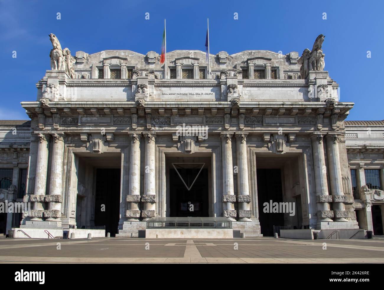 The entrance to Milano Centrale, the main railway station in Milan ...