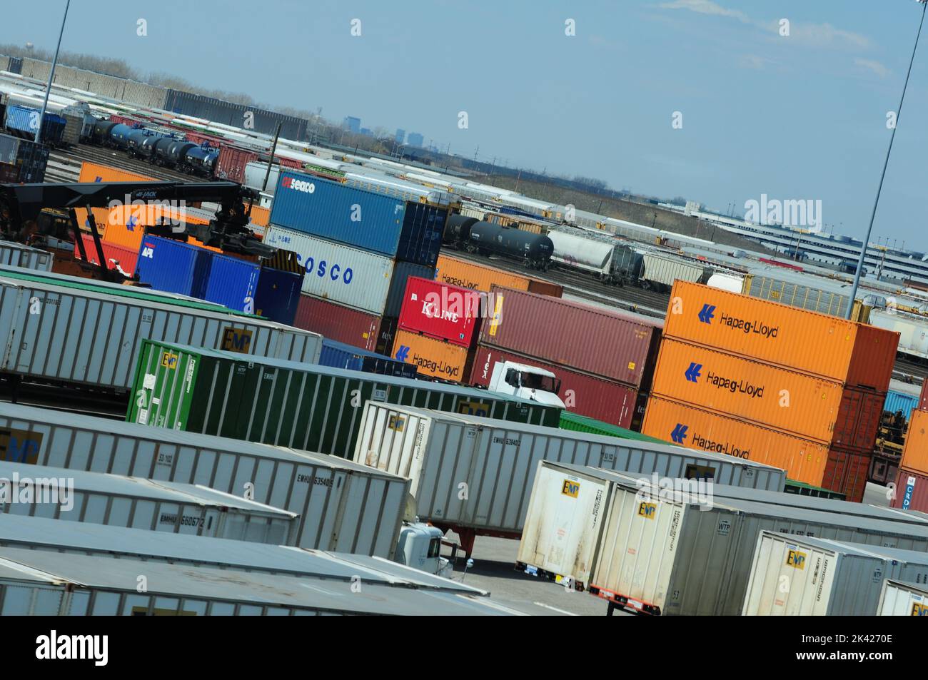 Multiple trains hi-res stock photography and images - Alamy