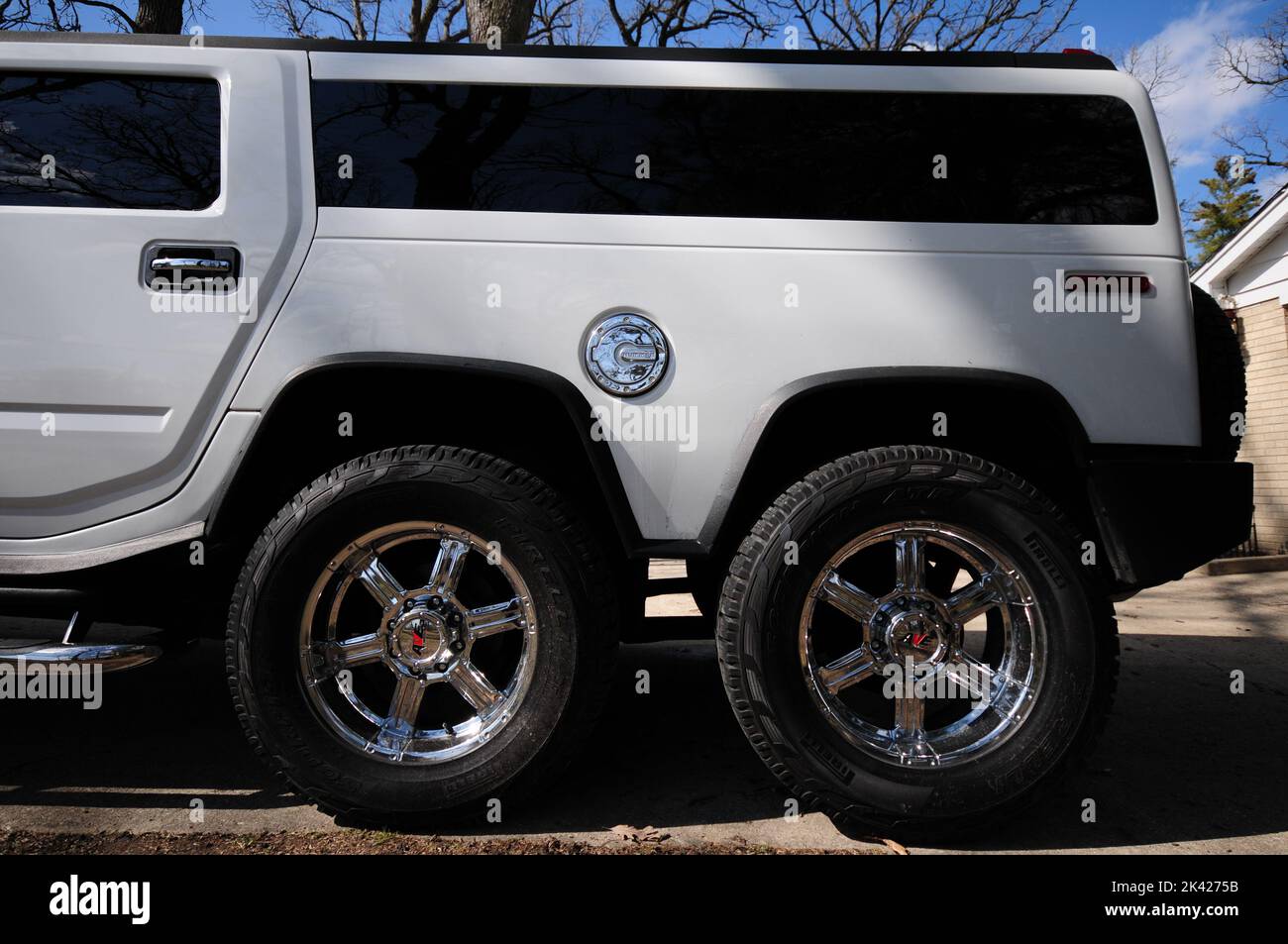 New hummer h2 hi-res stock photography and images - Alamy