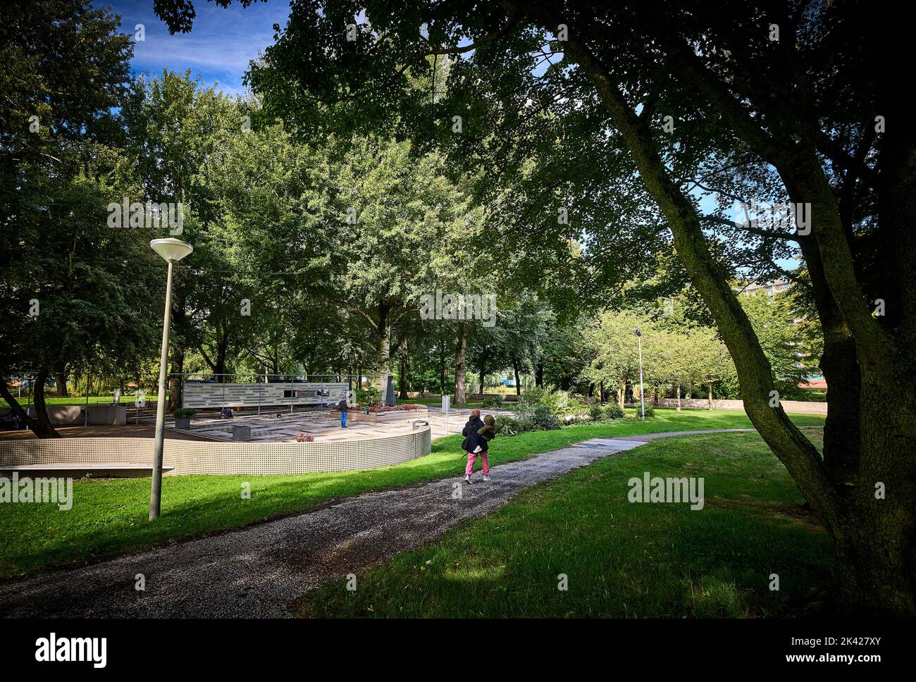 2022-09-29 14:04:38 AMSTERDAM - The Monument of the Flight Disaster in ...
