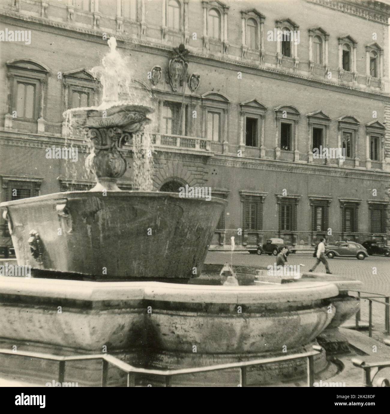 View of Palazzo Farnese and the fountain, Piazza Farnese, Rome, Italy ...