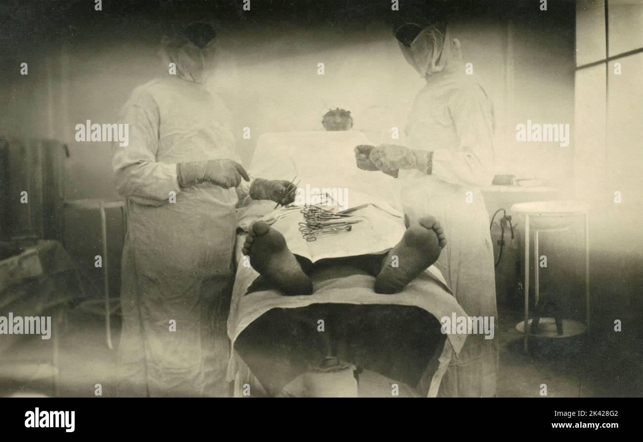 1930s operating room hi-res stock photography and images - Alamy