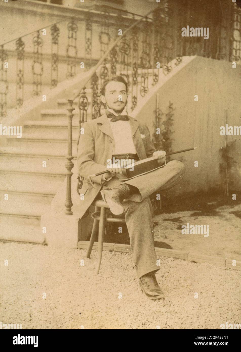 1900s man hi-res stock photography and images - Alamy