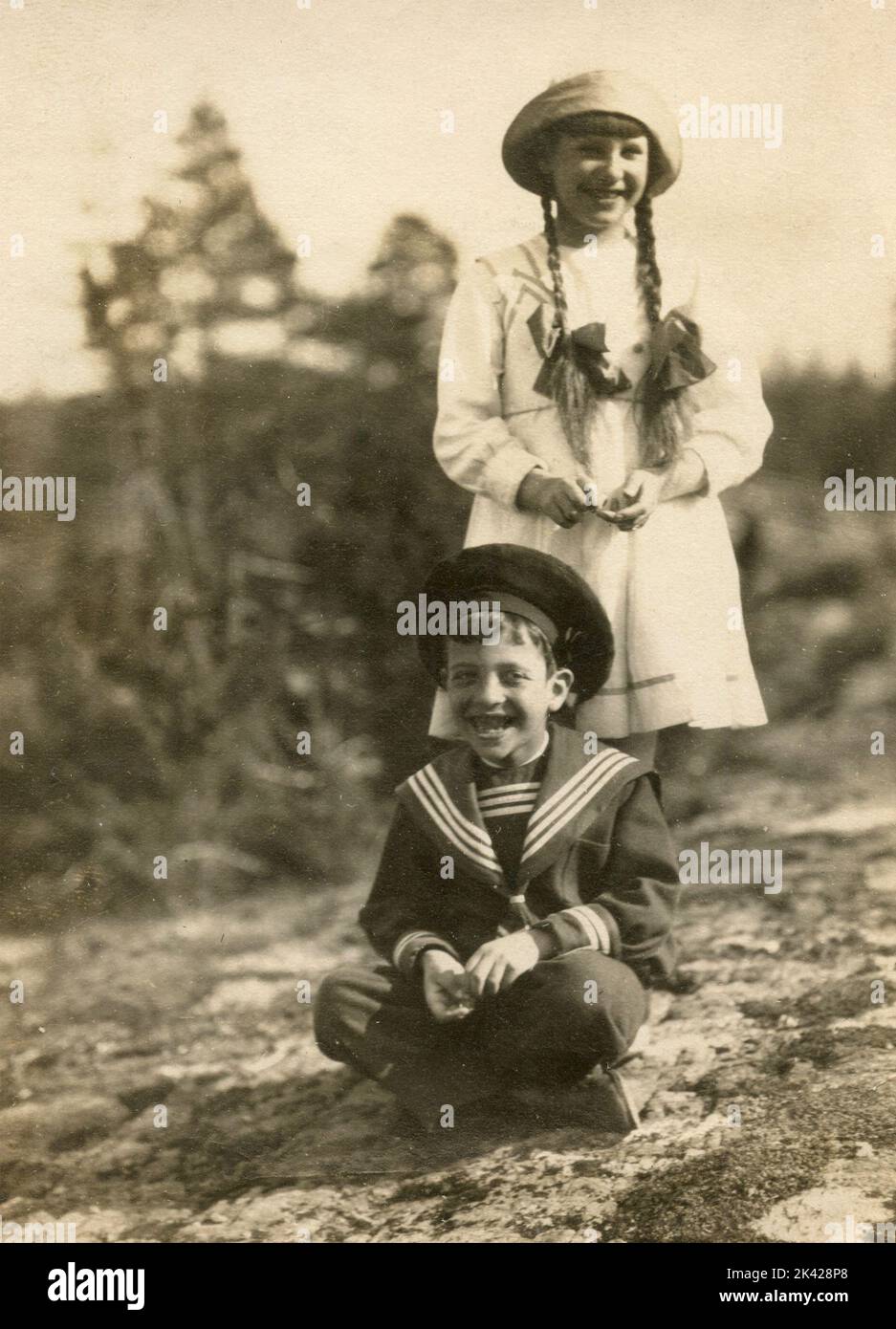 1910s boy hi-res stock photography and images - Alamy