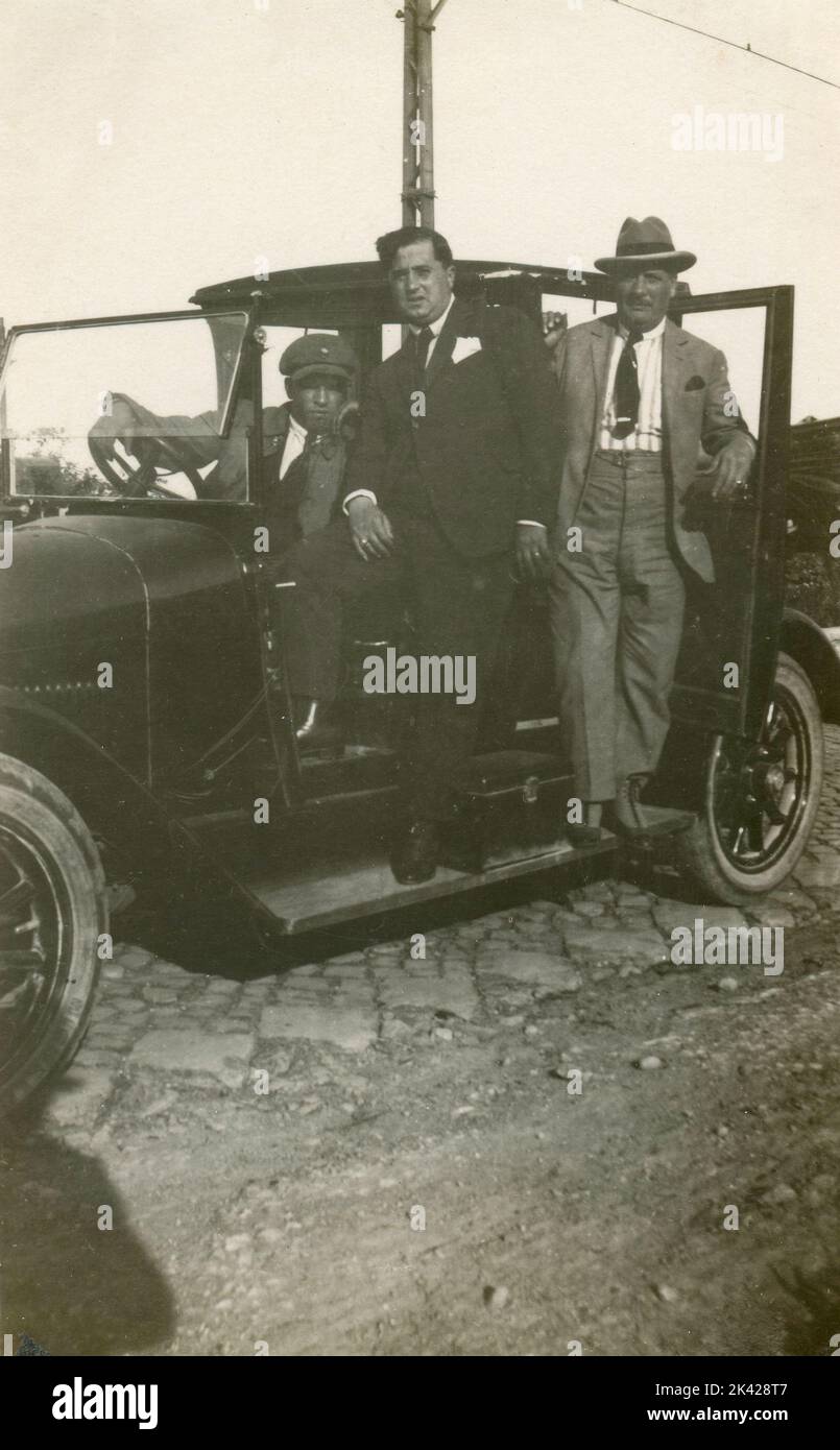 Three men with a car, Italy 1920s Stock Photo - Alamy