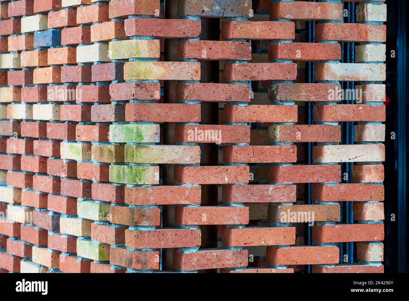 Staggered bricks hi-res stock photography and images - Alamy