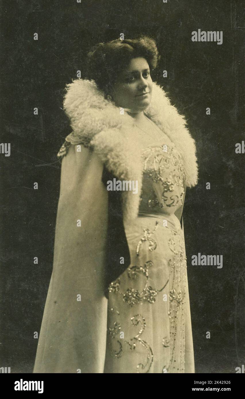 Portrait of Opera singer Maria Pozzi, Italy 1903 Stock Photo - Alamy