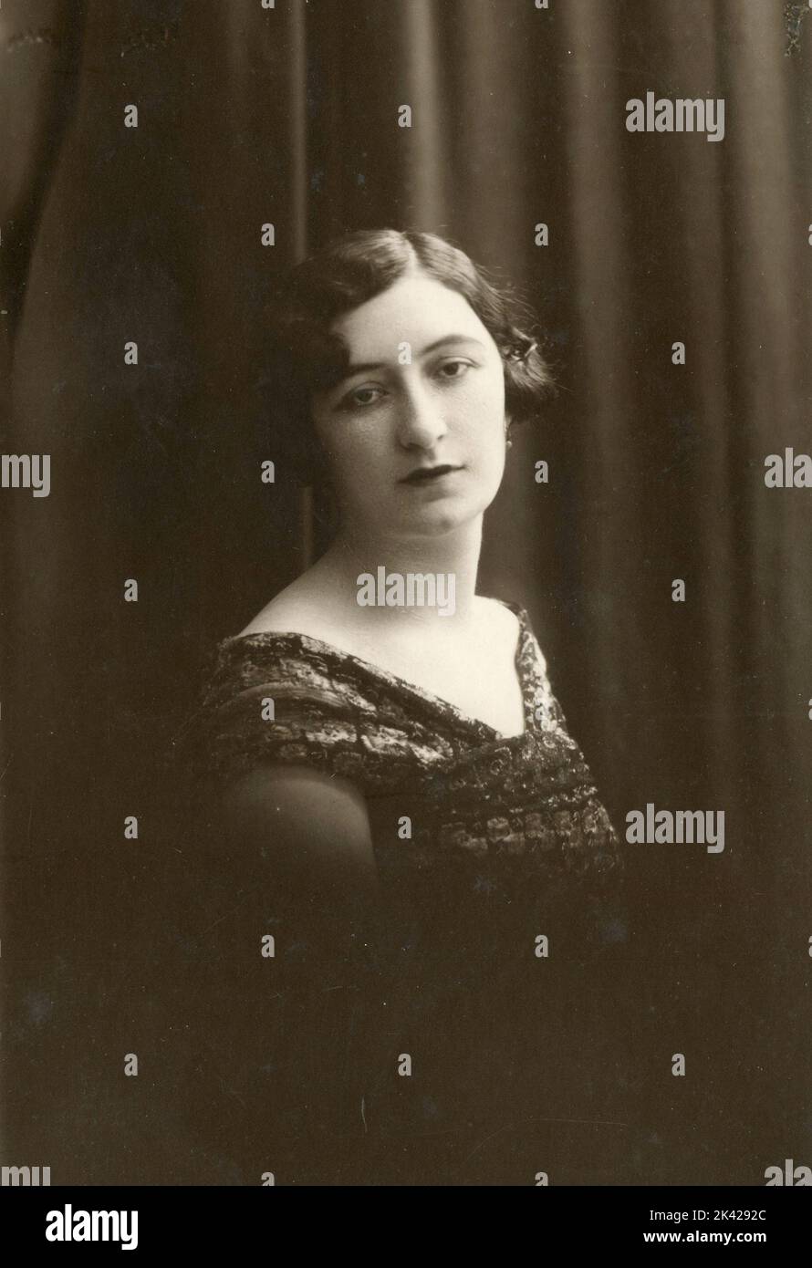 Portrait of a woman with short hair, France 1920s Stock Photo - Alamy