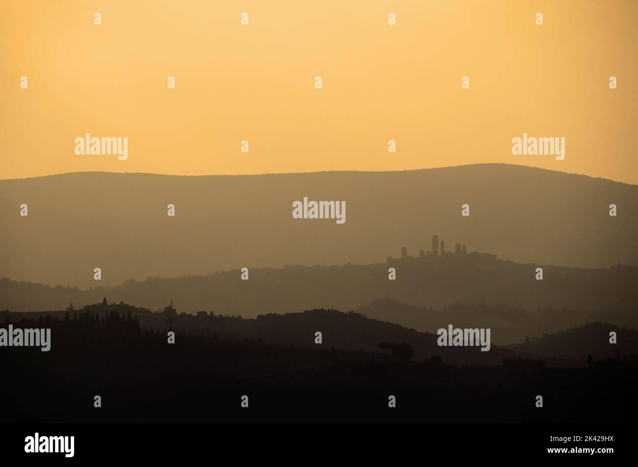 San Gimignano, Siena, Tuscany, Italy. sunset landscape, towers skyline ...