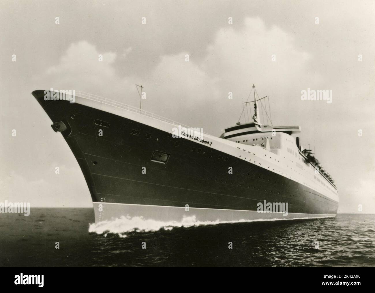 The bow of the British ocean liner Queen Elizabeth 2 while sailing ...
