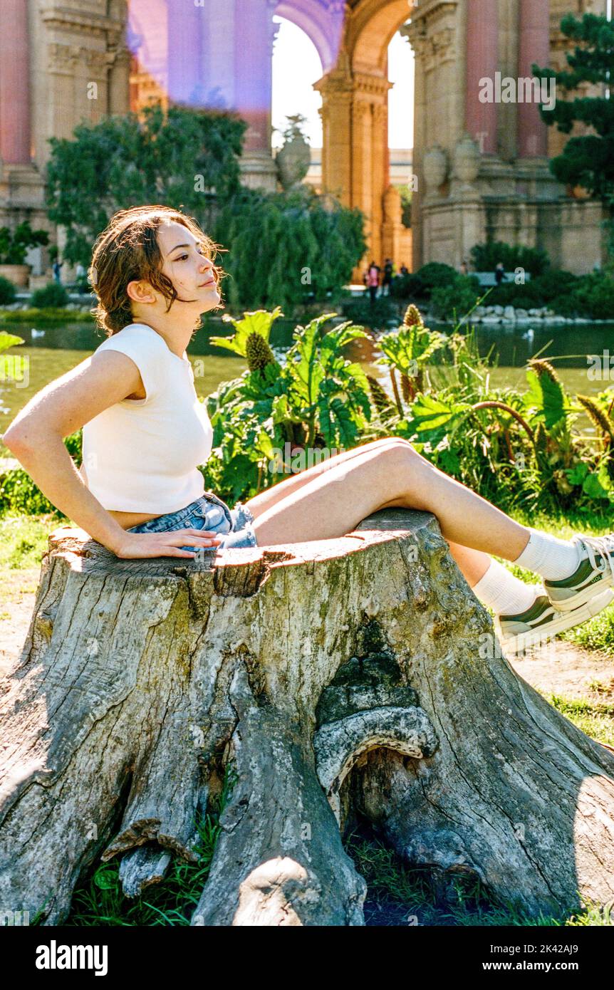 Retro Portrait Using Kodak Portra 400 35mm Film at the Palace of Fine ...