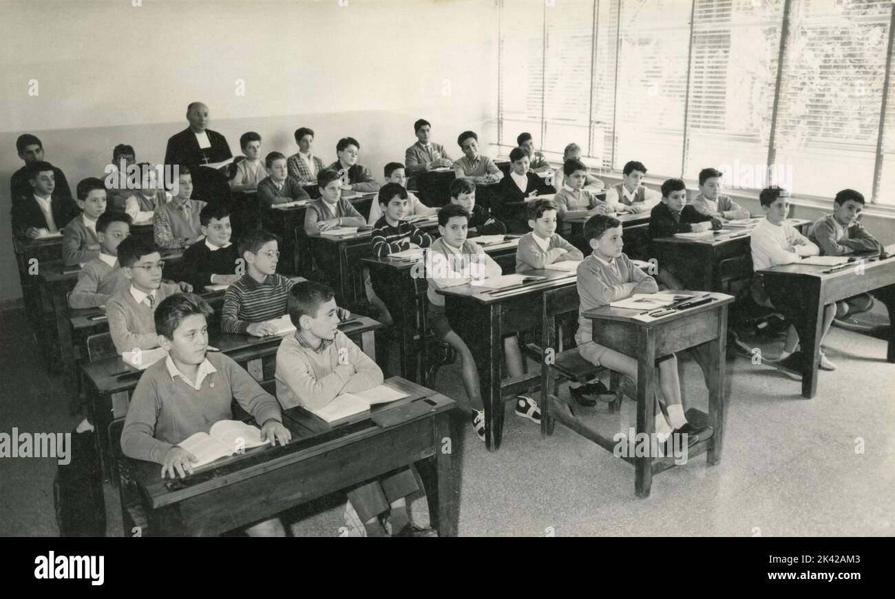 S. Leone Magno class photo in the classroom with pupils sitting at ...