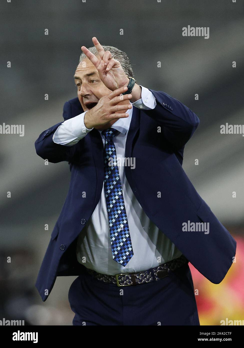 DUSSELDORF - Ecuador coach Gustavo Alfaro during the international ...