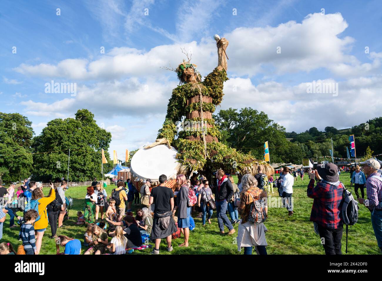 DRUMMING GIANT: The giant wicker man on Day One of the Green Man ...