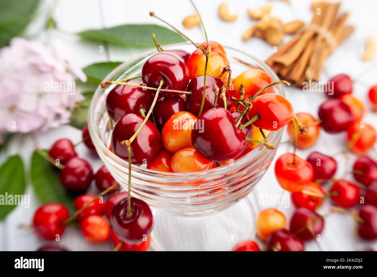 Red and yellow mix flower hi-res stock photography and images - Alamy