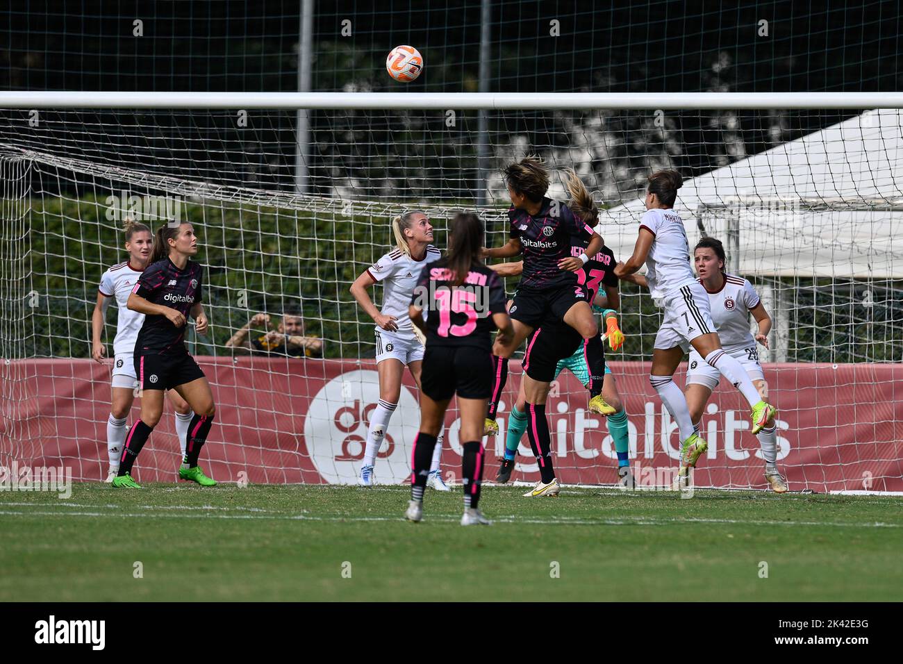 Carina Wenninger of AS Roma scores the goal 1-1 in the 35th minute ...