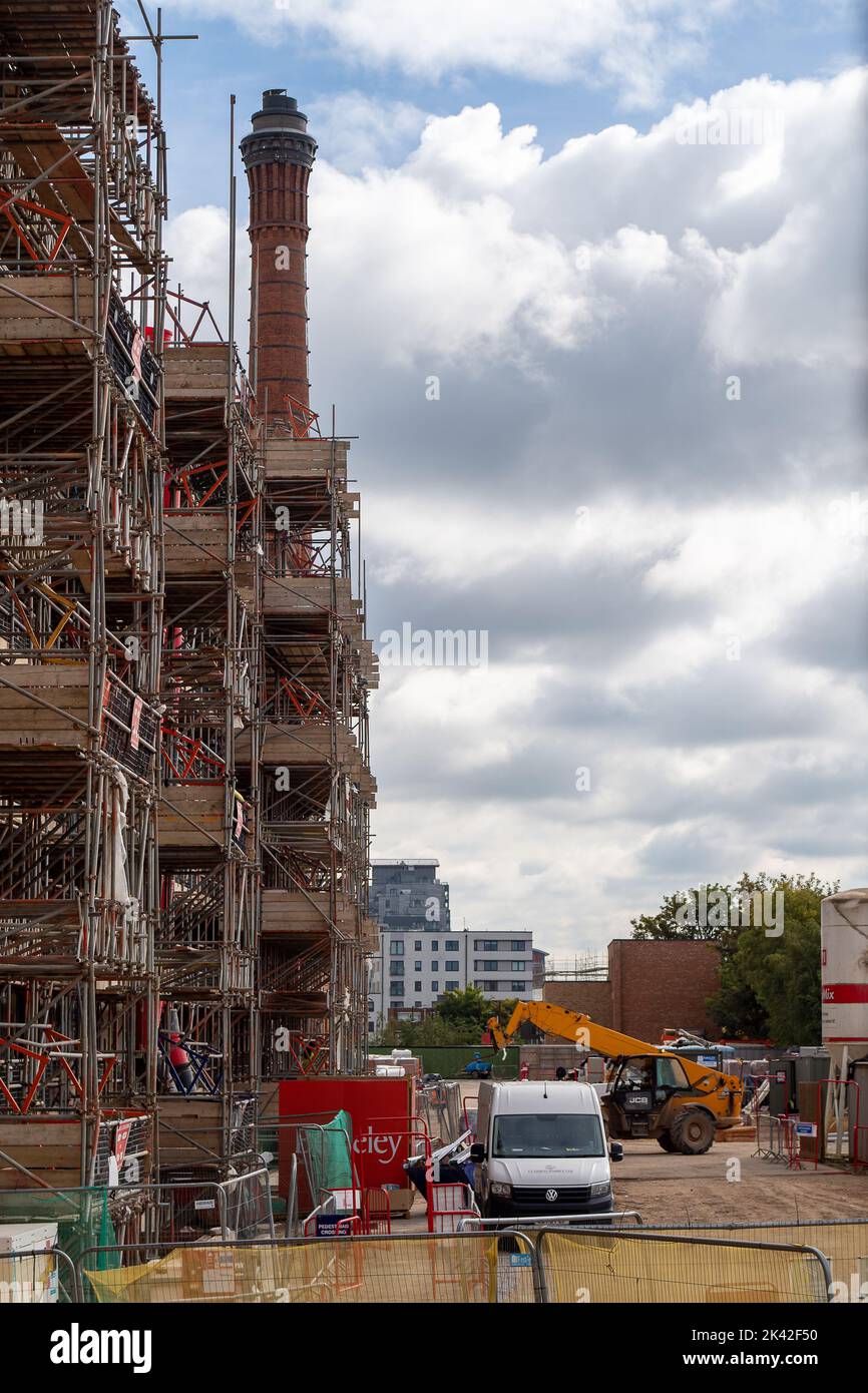 Uk factory chimmney hi-res stock photography and images - Alamy