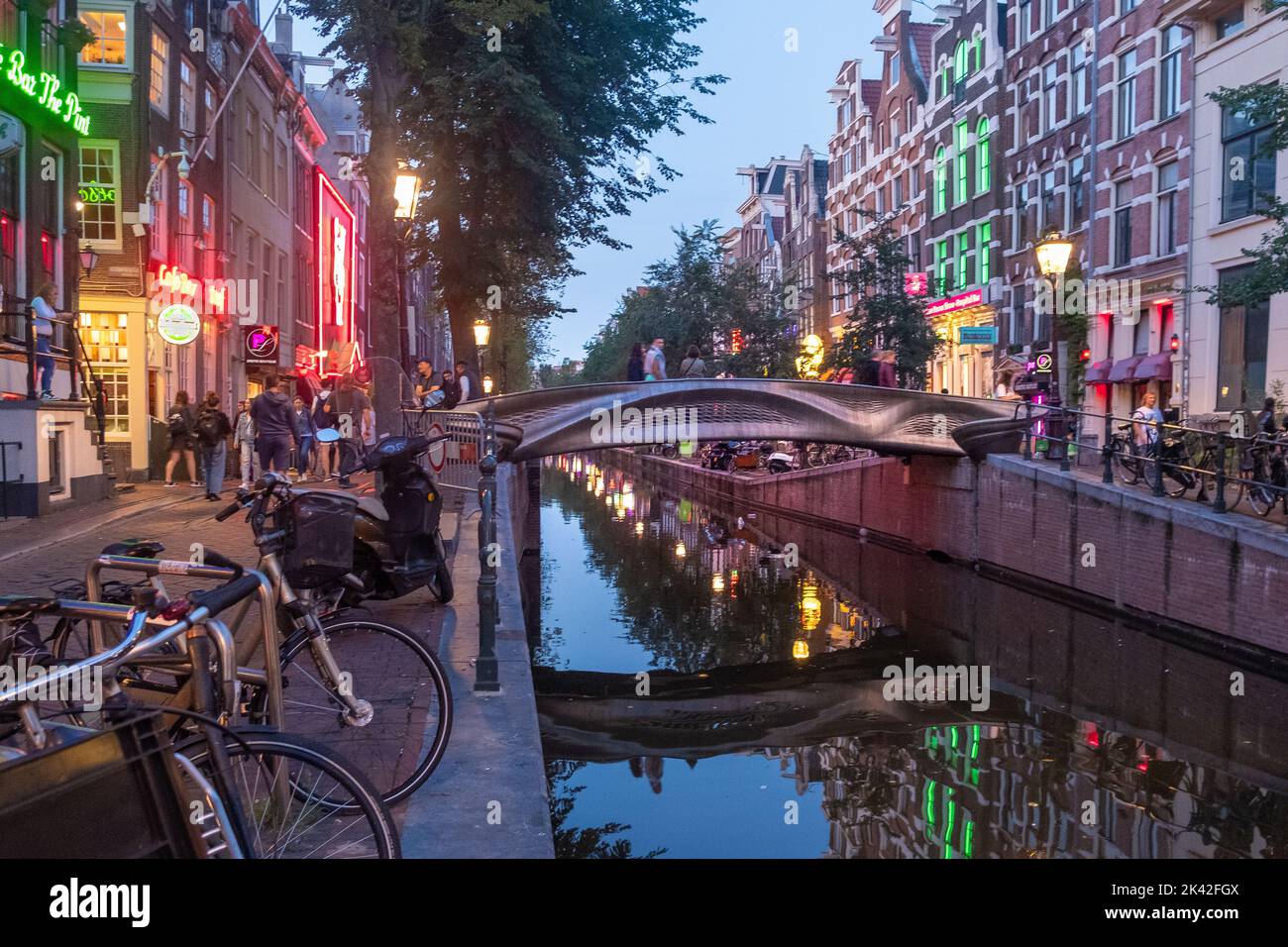 Red light district amsterdam canal hi-res stock photography and images ...