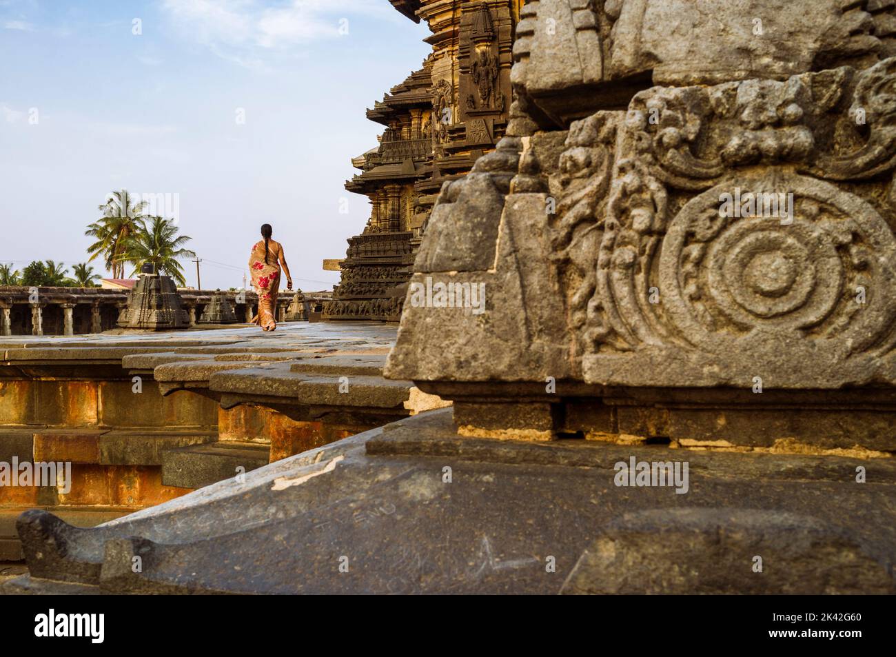 Pradakshina at hindu temple hi-res stock photography and images - Alamy