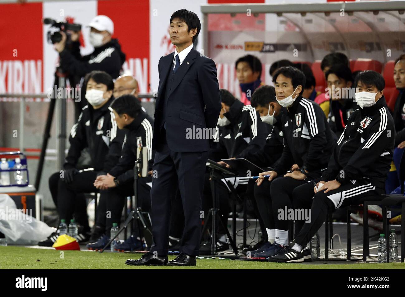 DUSSELDORF - Japan coach Hajime Moriyasu during the international ...