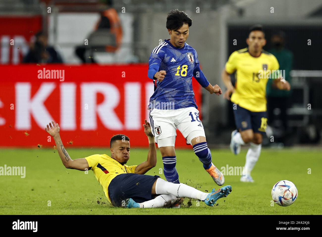 DUSSELDORF - (LR) Byron Castillo of Ecuador, Kaoru Mitoma of Japan ...