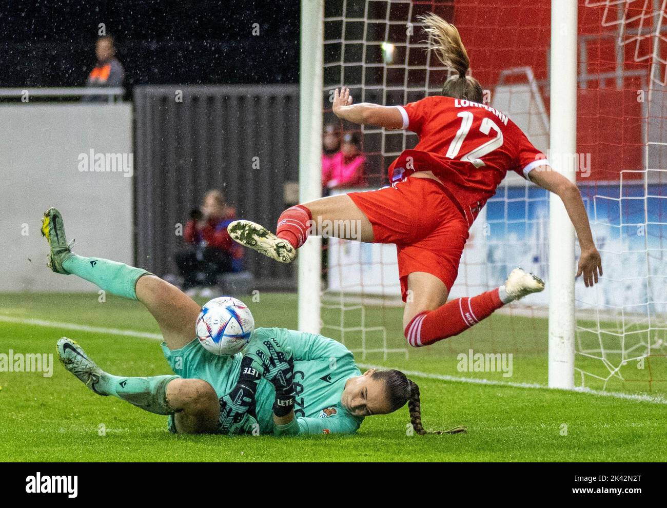 Munich, Germany. 29th Sep, 2022. Soccer, Women: Champions League, FC ...
