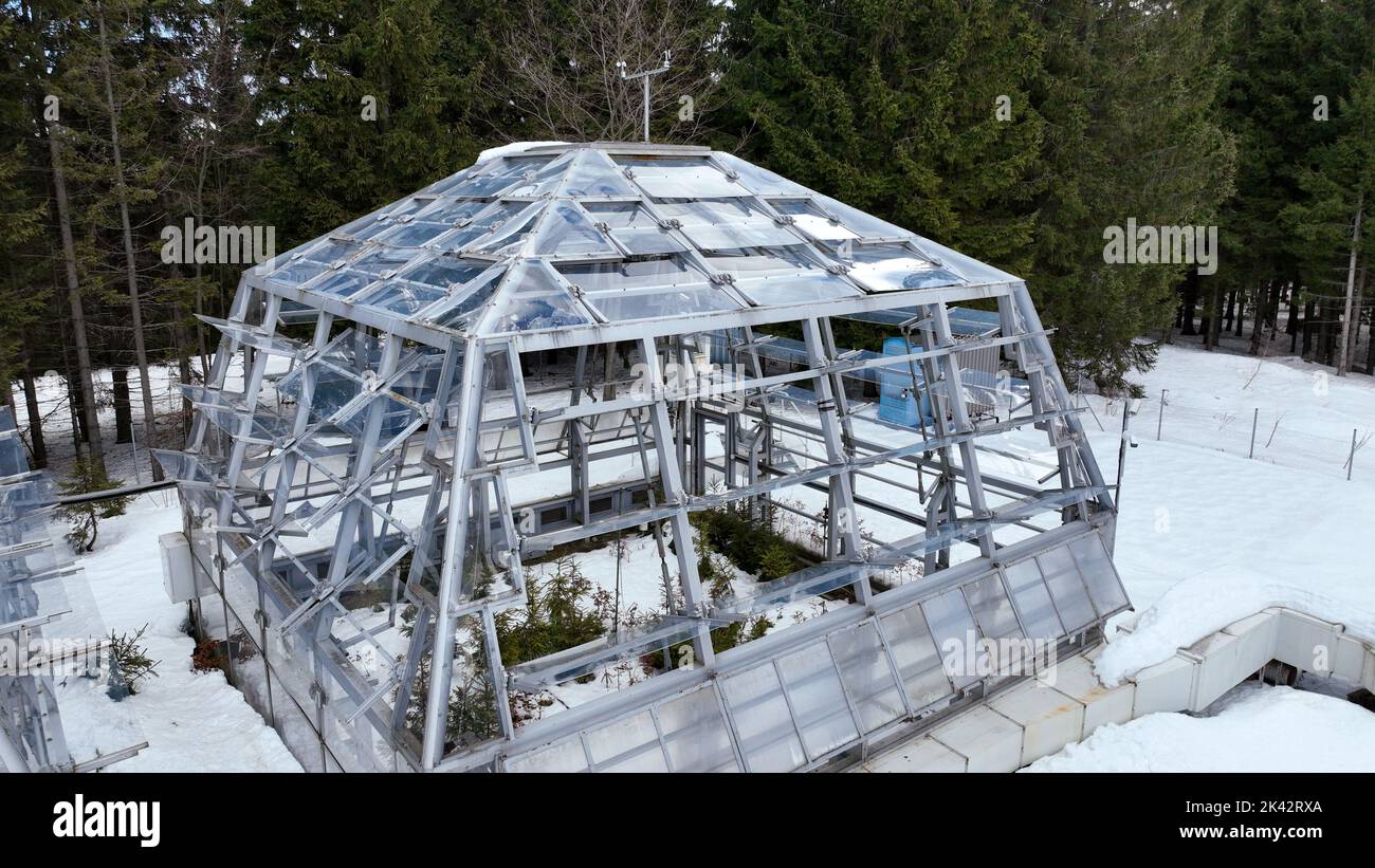 Greenhouse station snow winter frost open top chambers climate change ...