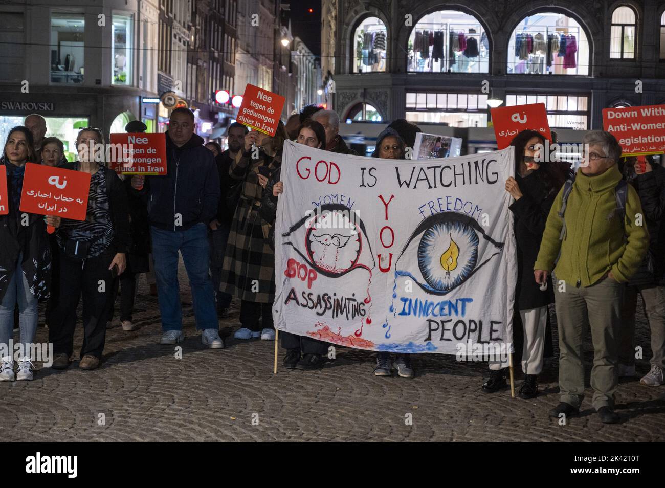 2022-09-29 20:30:30 AMSTERDAM - Participants in a demonstration on Dam ...